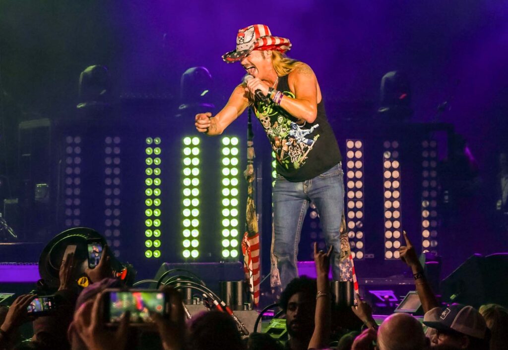 Def Leppard, Motley Crue & Poison - Houston, TX | The Heart Sounds