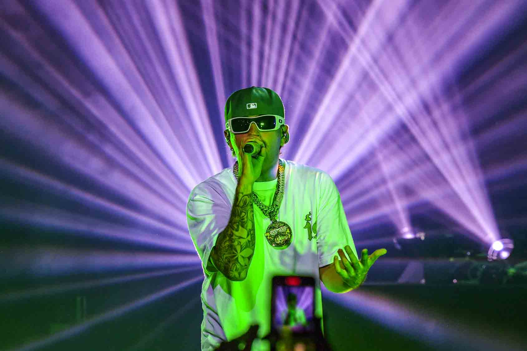 Feid brought his green wave to The Aztec Theater | The Heart Sounds