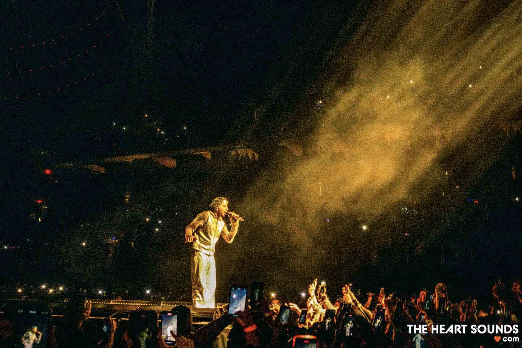 We landed at Rauw's Saturno World Tour 2023 at the Moody Center | The ...