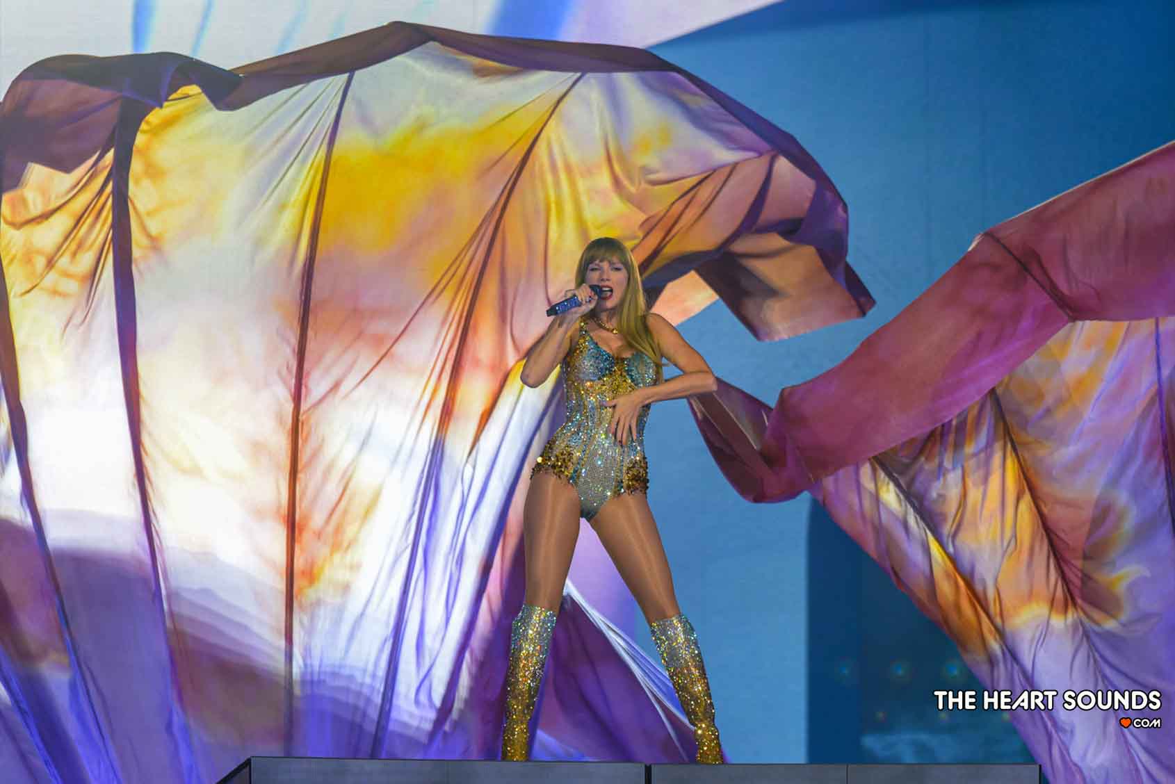 Taylor Swift, an incredible first night in Texas! | The Heart Sounds