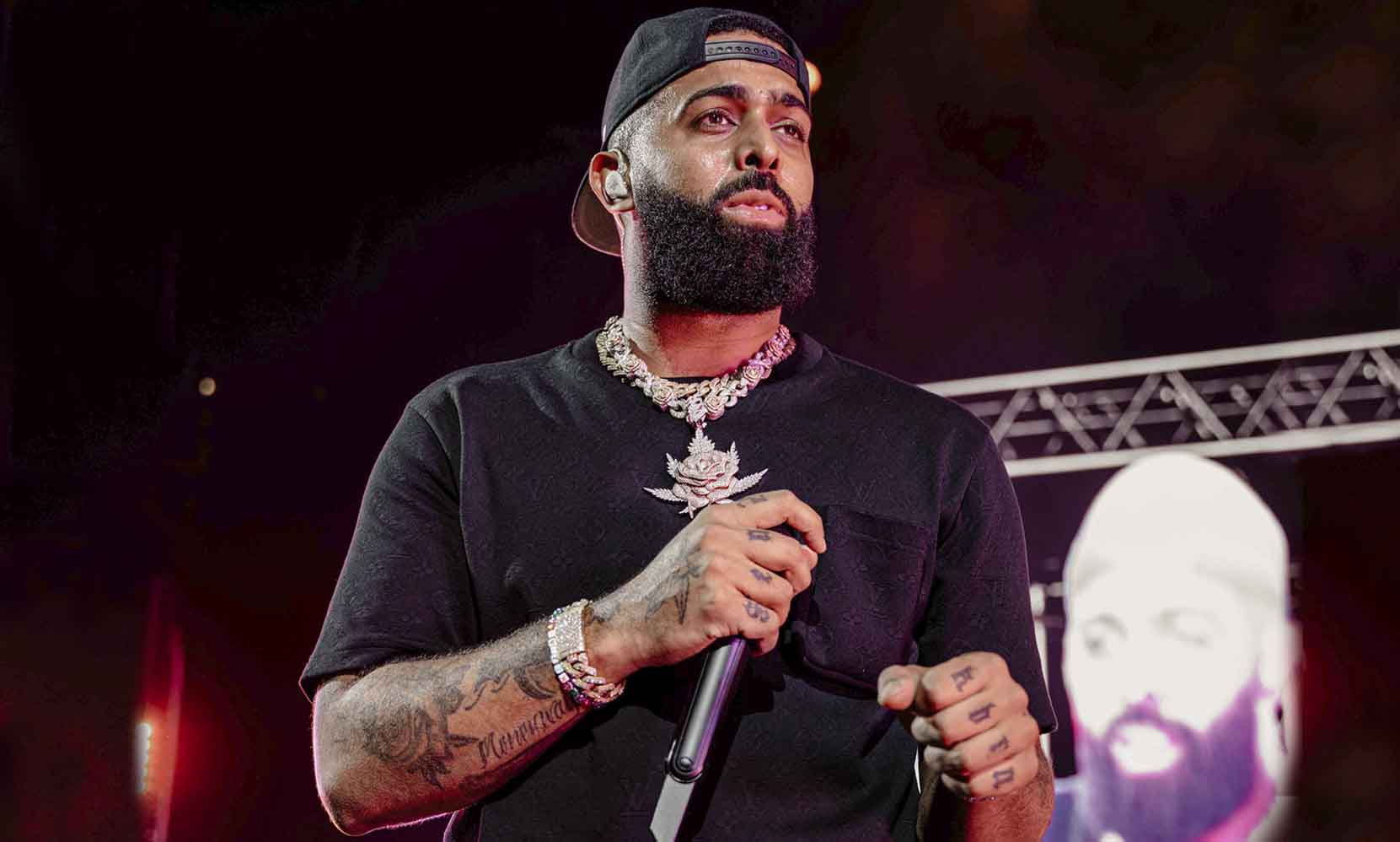 ELADIO CARRION - At The Aztec Theatre | The Heart Sounds