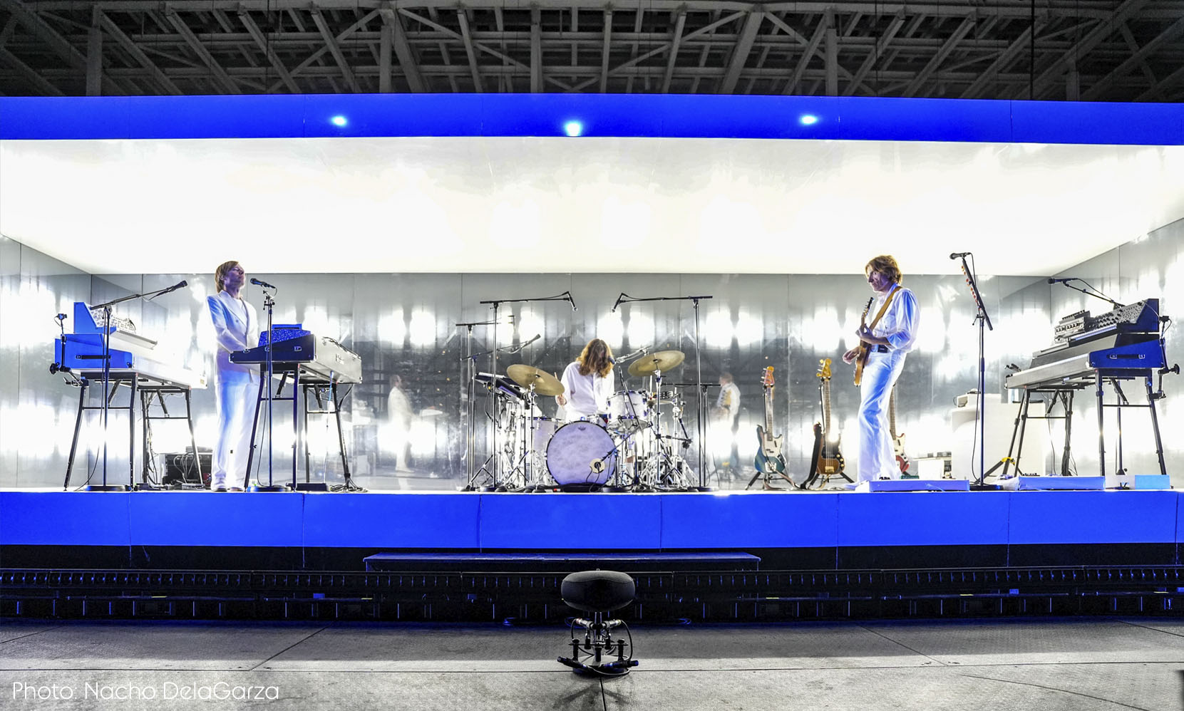 AIR Takes Austin fans on a "Moon Safari" Journey | The Heart Sounds